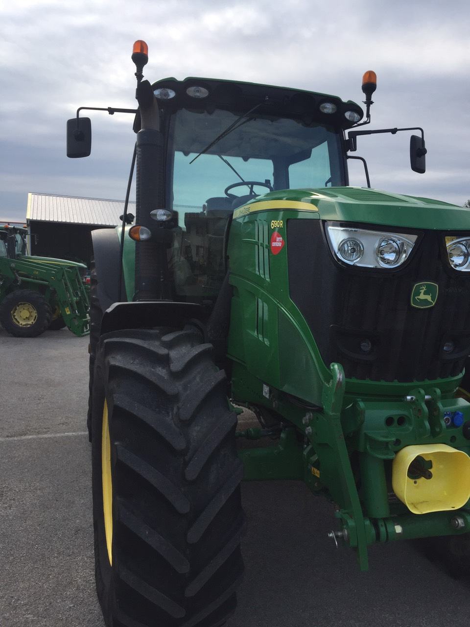 JOHN DEERE 6190R u dolasku