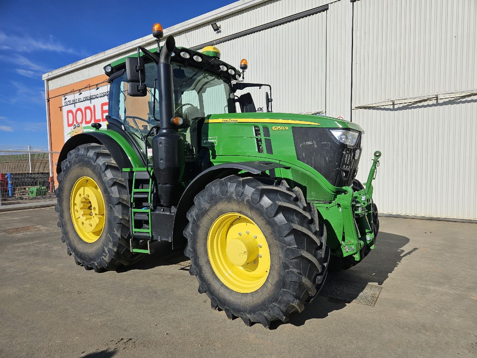 JOHN DEERE 6250 R