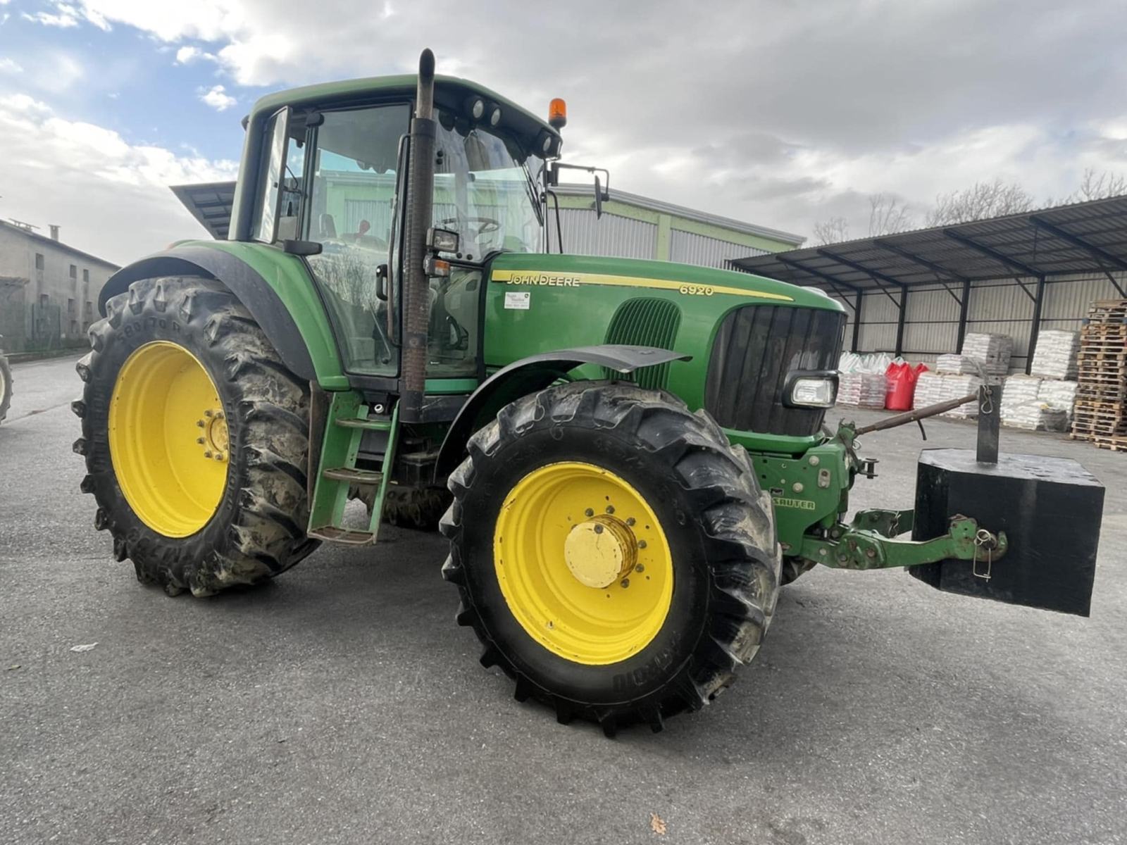 John Deere 6920