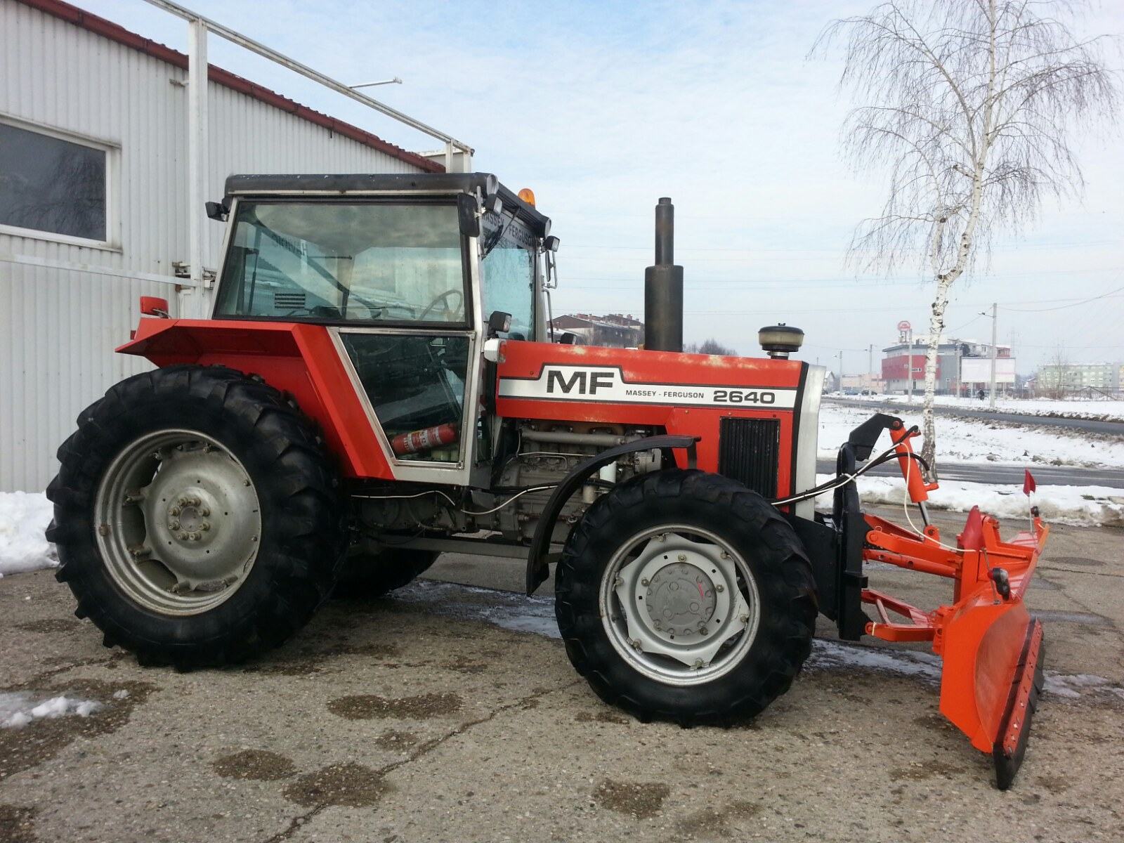 MASSEY FERGUSON 2640 PRODAJEM