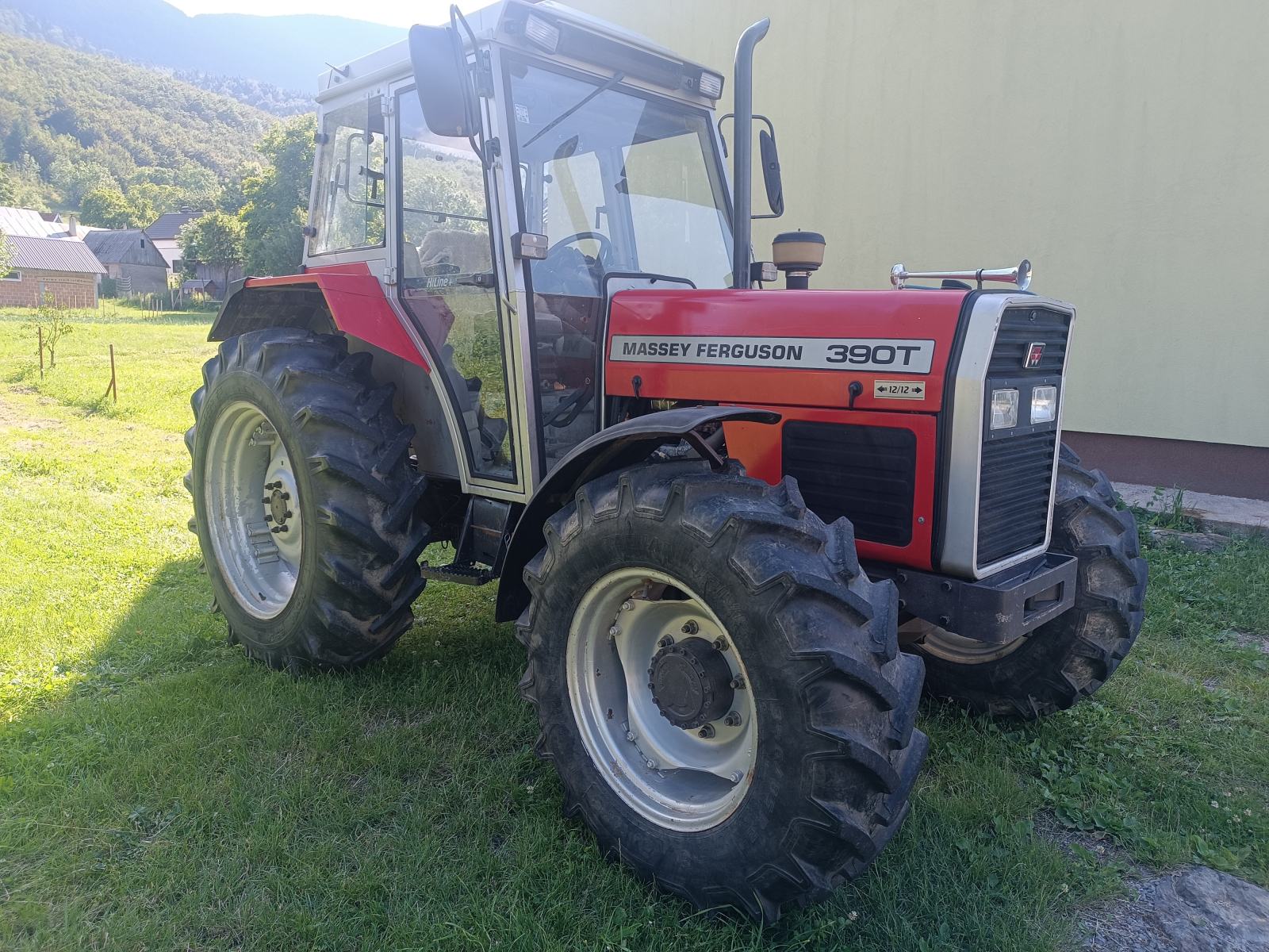 Massey Ferguson 390T