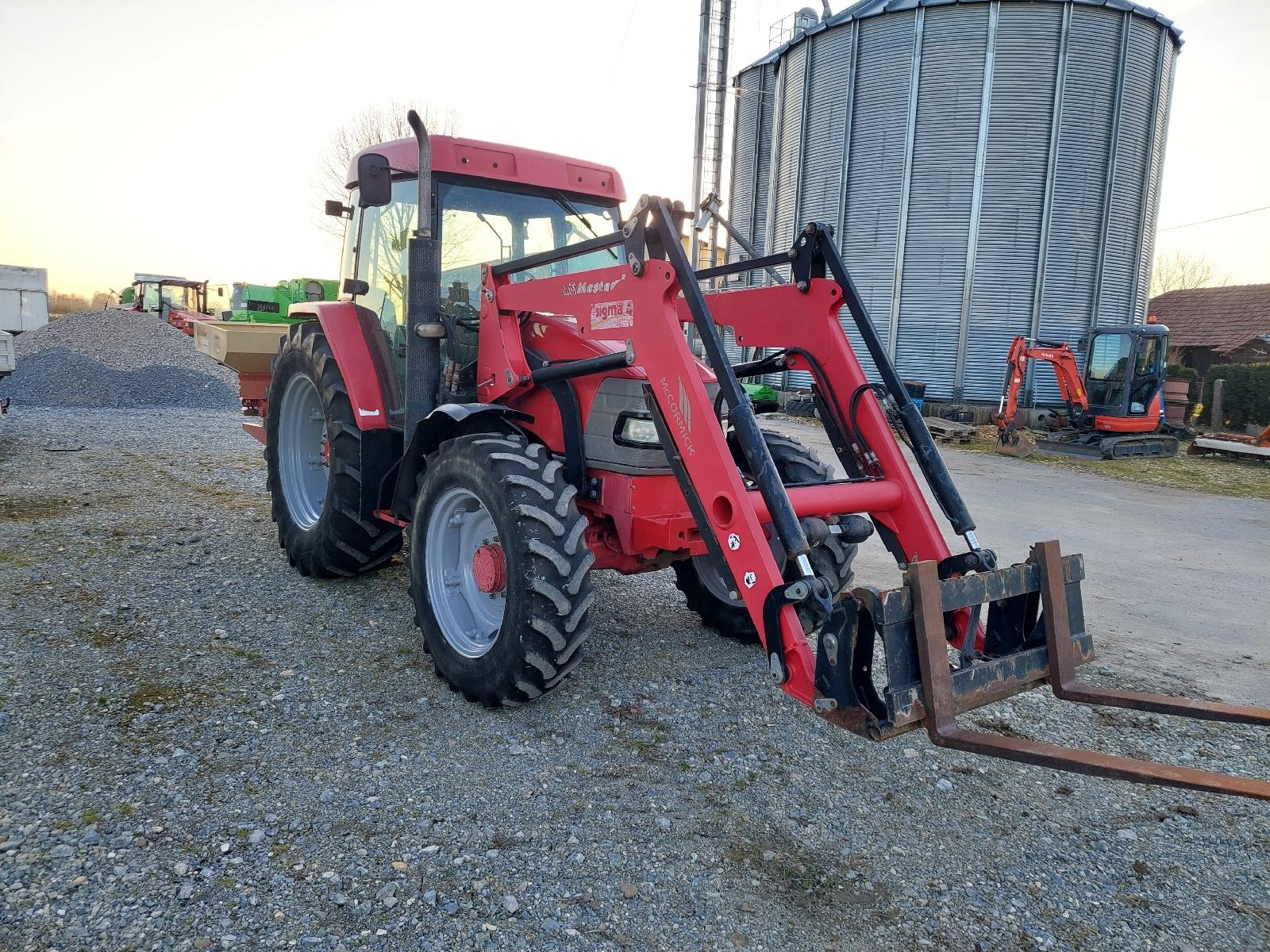 Mccormick cx 105
