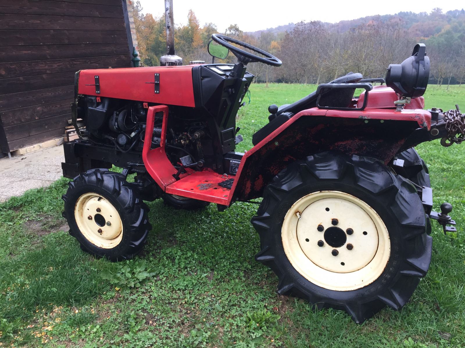 Mini traktor sa frezom