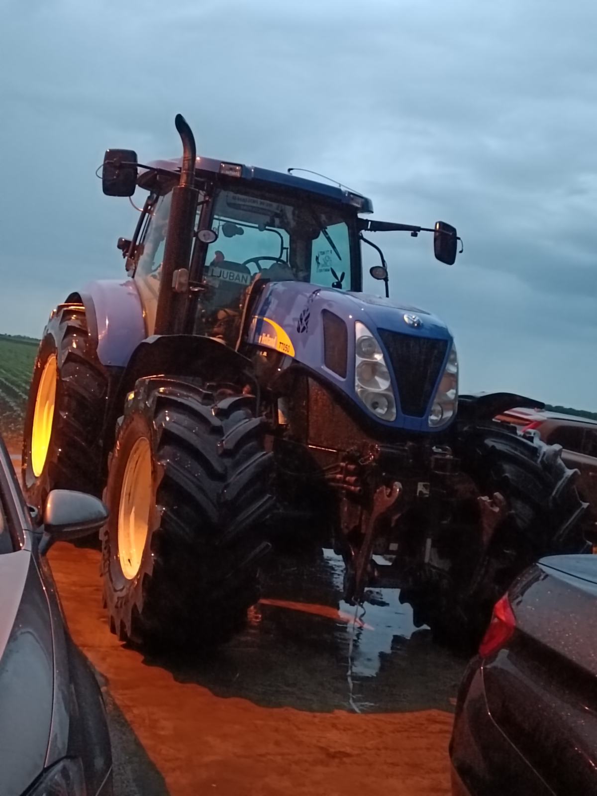 New Holland t7050