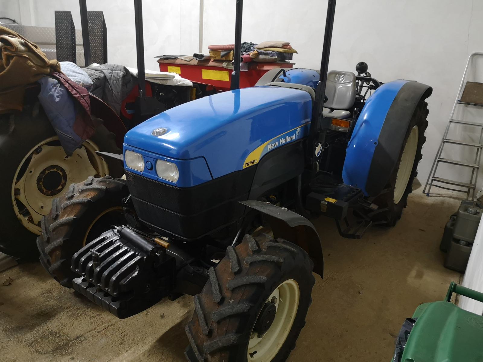 New Holland TN75FA