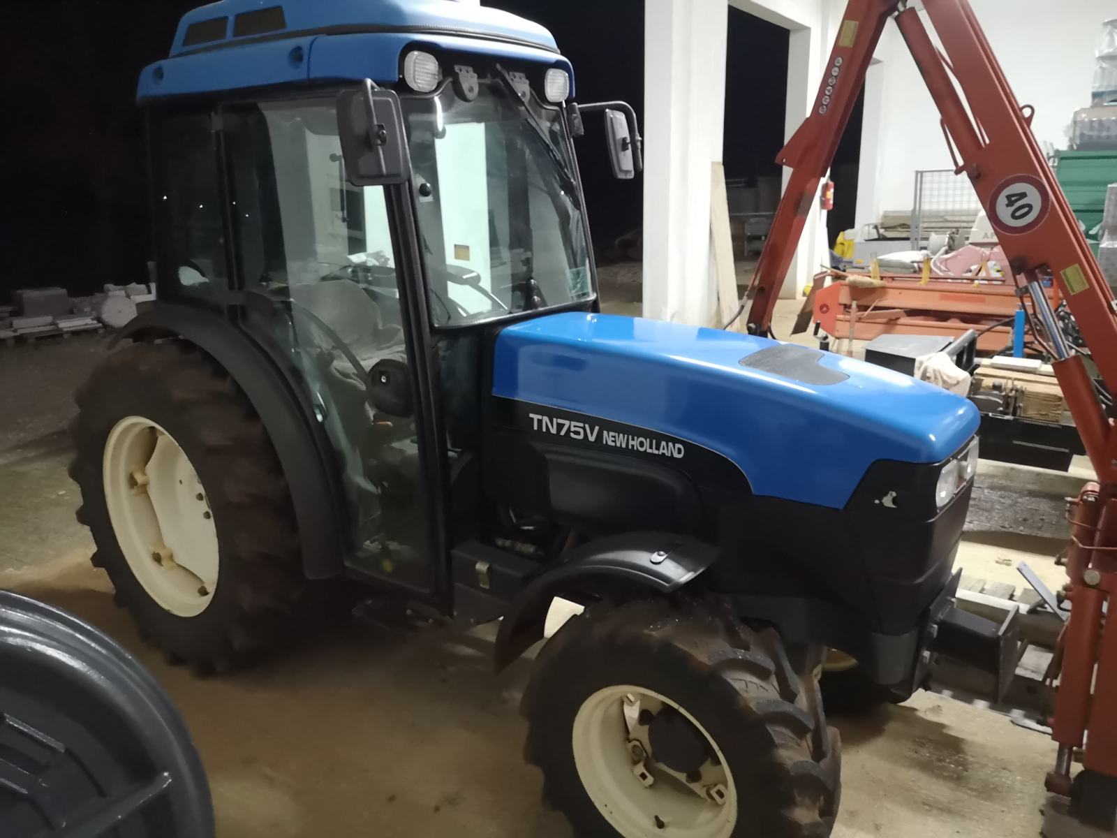 New Holland TN75V