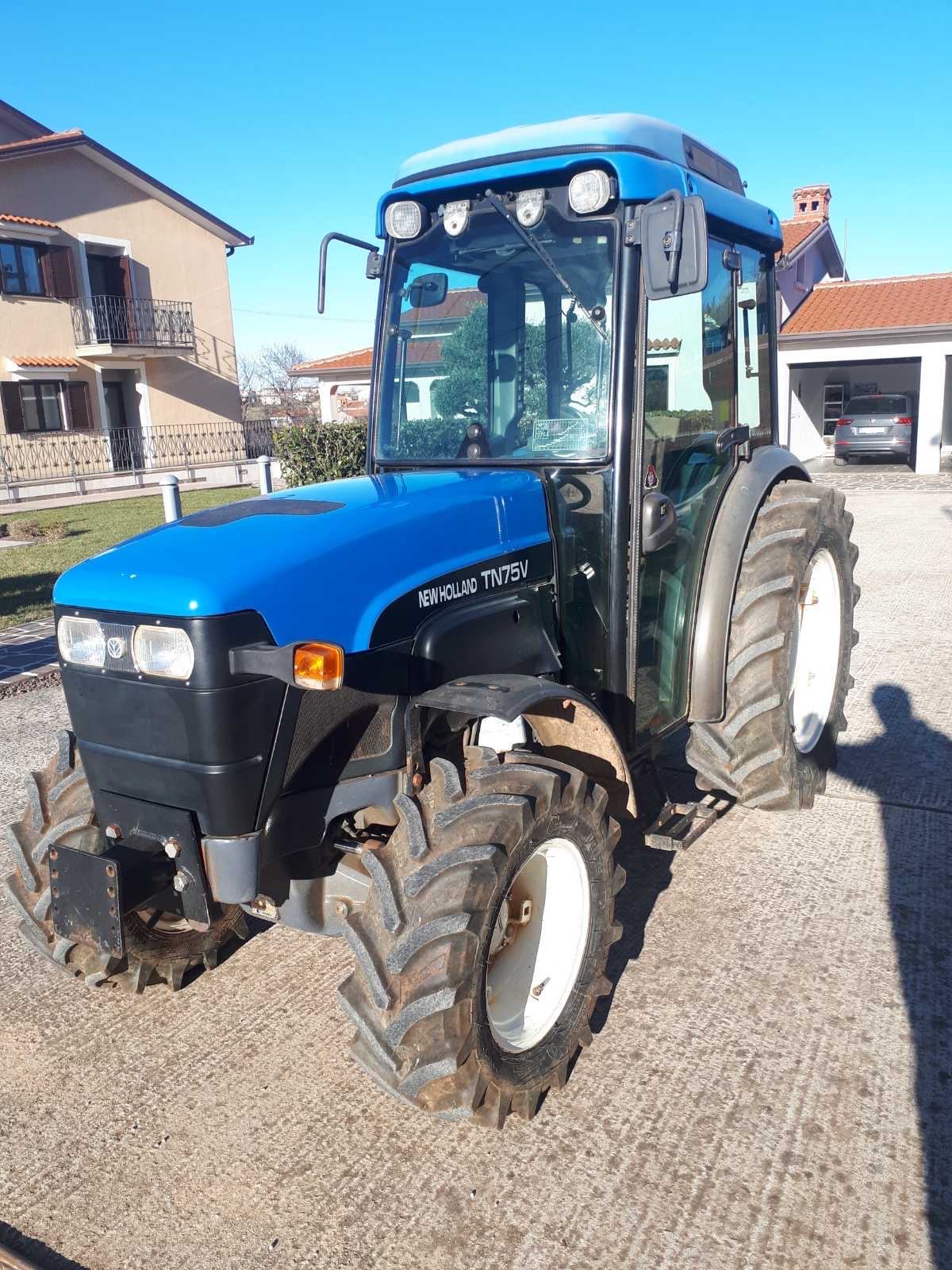 New Holland TN75V
