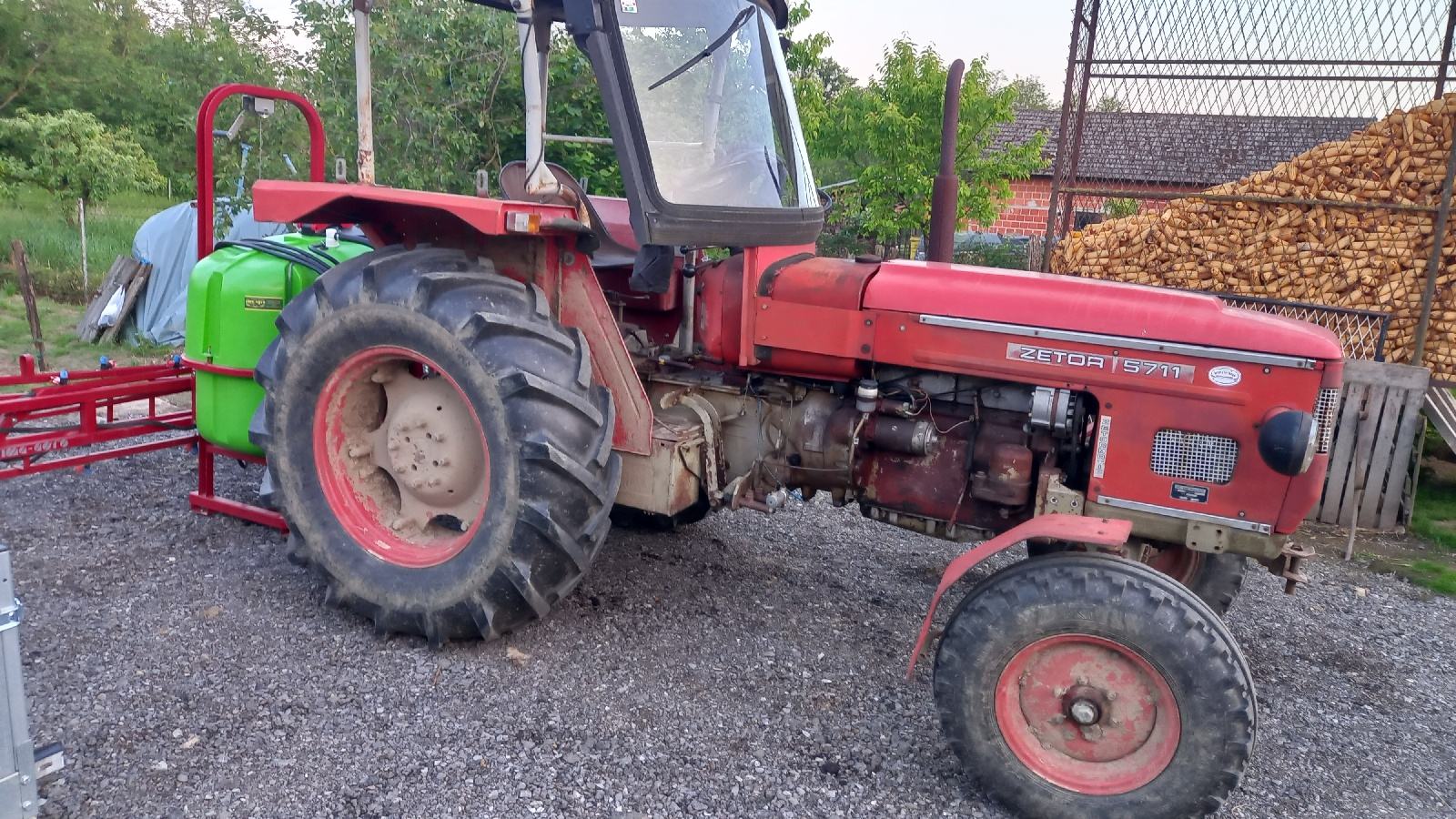 Prodajem zetora 5711 i tanjurace olt 24 diskova
