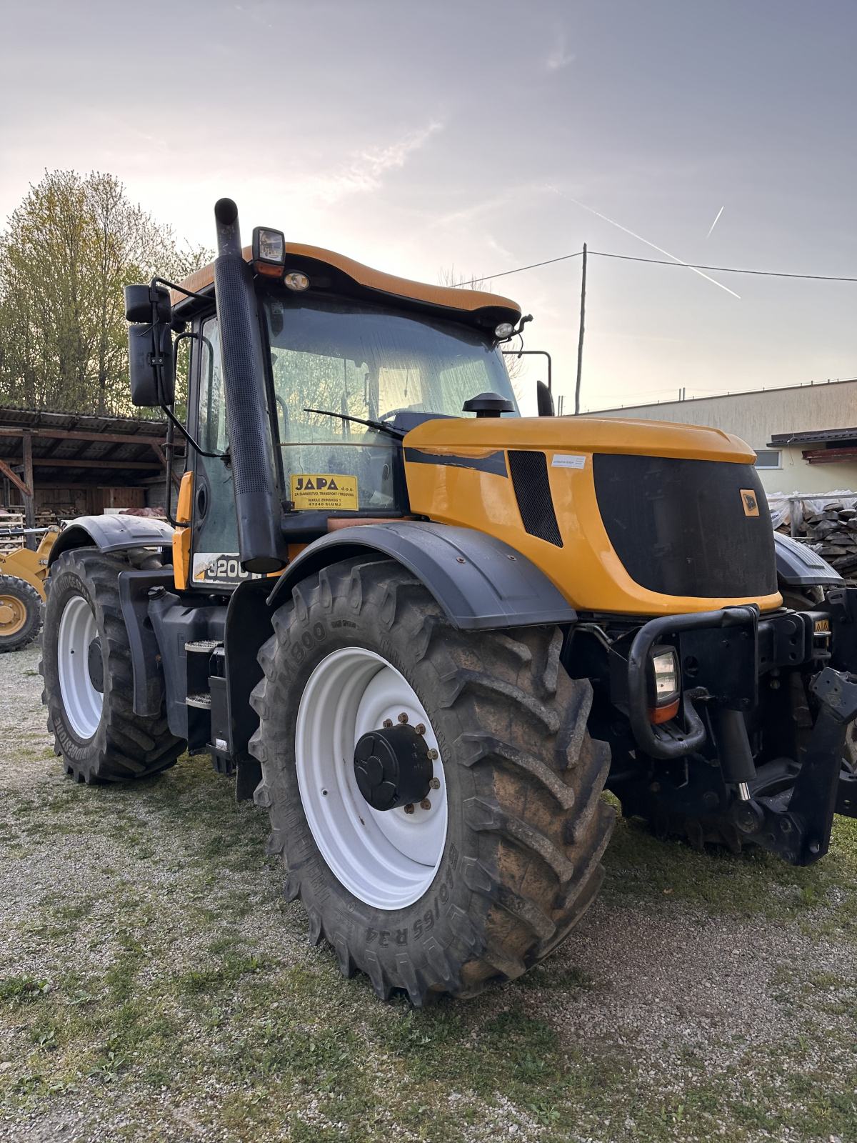 Prodajem Jcb fastrac 3200