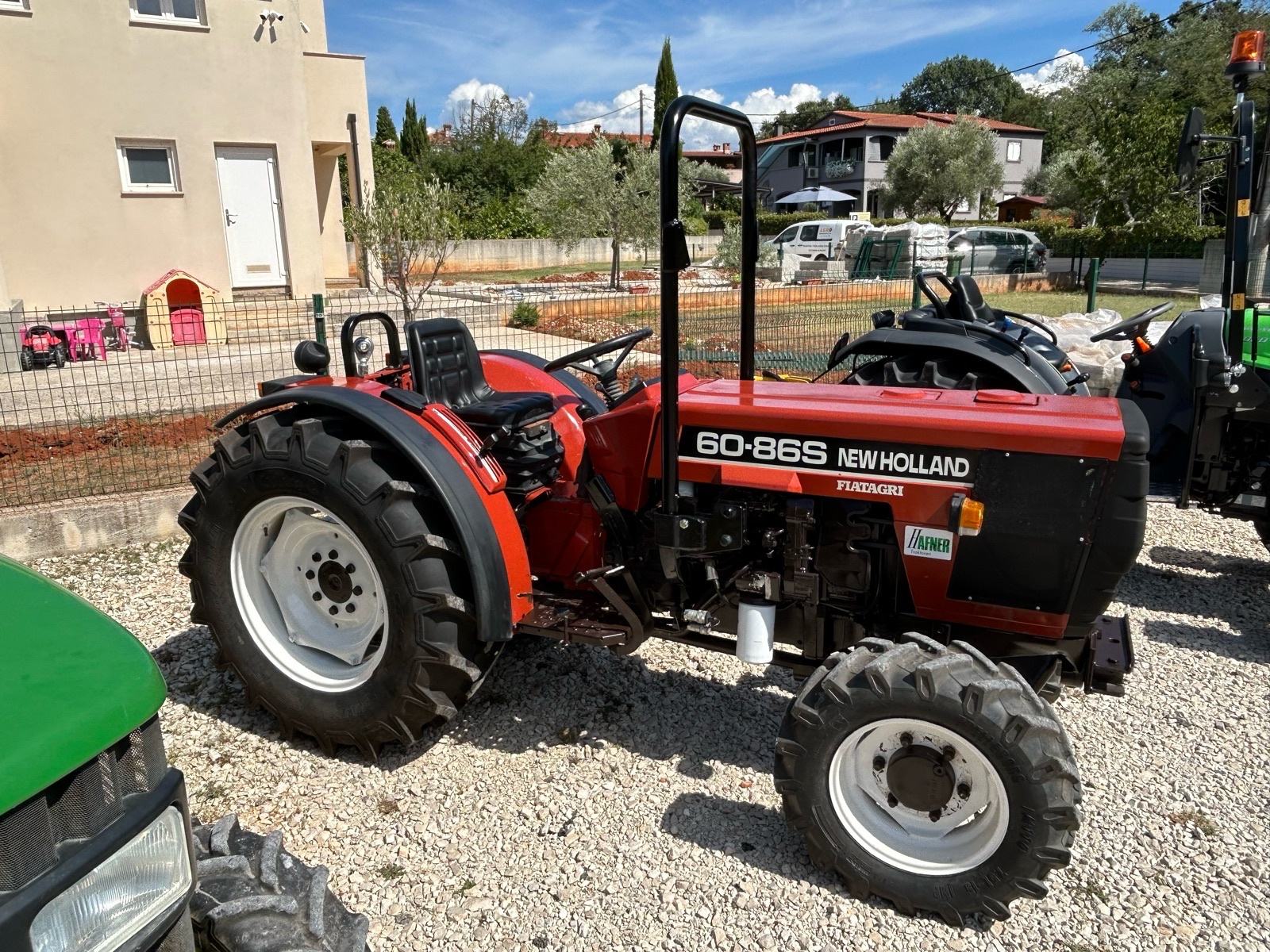 Rabljeni traktor NEW HOLLAND / FIATAGRI model 60/86 S - odlično stanje
