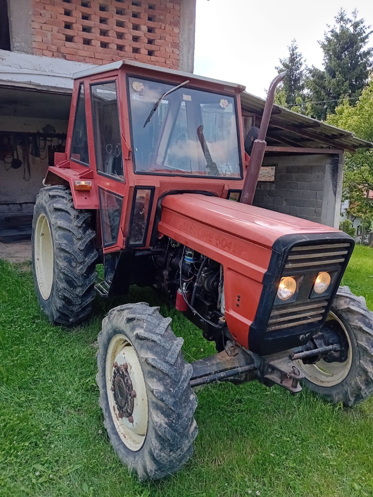RABLJENI TRAKTOR ŠTORE 504 SA KABINOM - odlično stanje