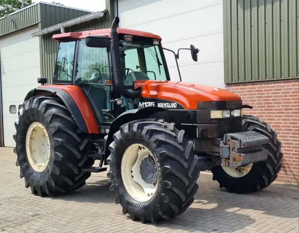 Traktor Fiat-New-Holland M135