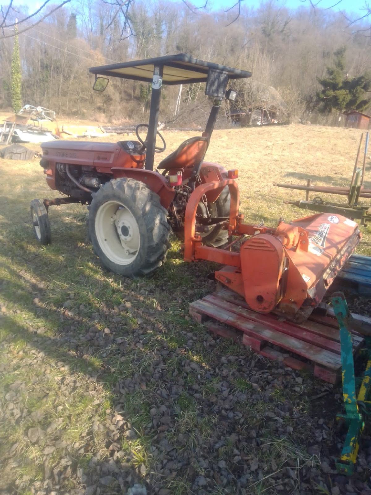 Traktor Fiat štore 302 sa malčer za traktor 190cm