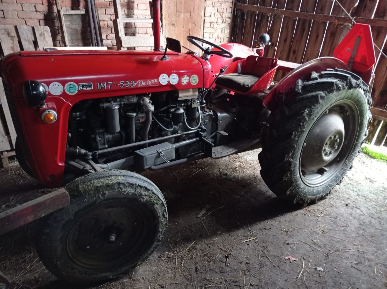 Traktor IMT 533 deluxe u super stanju