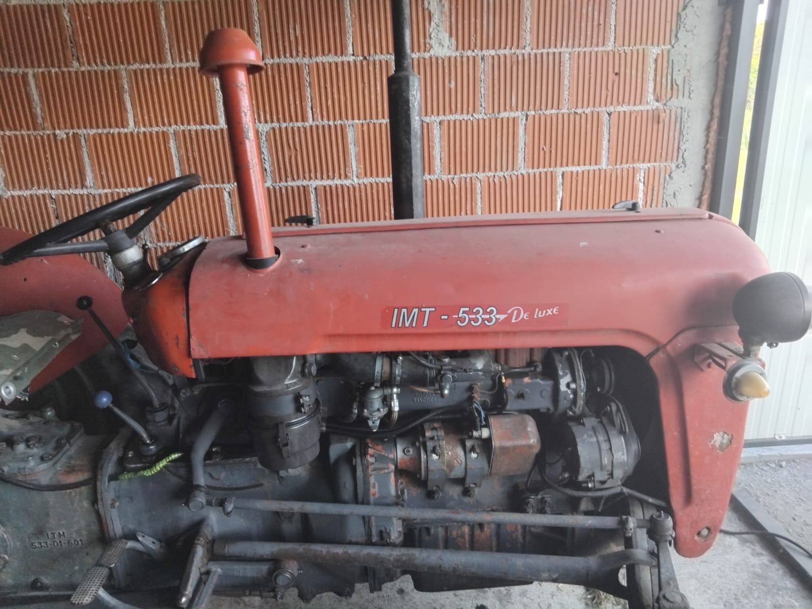 Traktor IMT 533