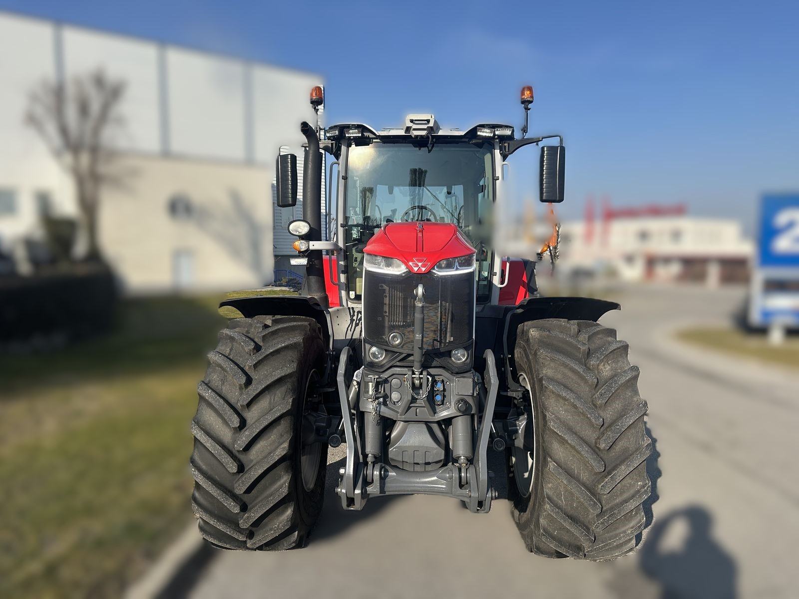 TRAKTOR Massey Ferguson 8S.205 1600 radnih sati