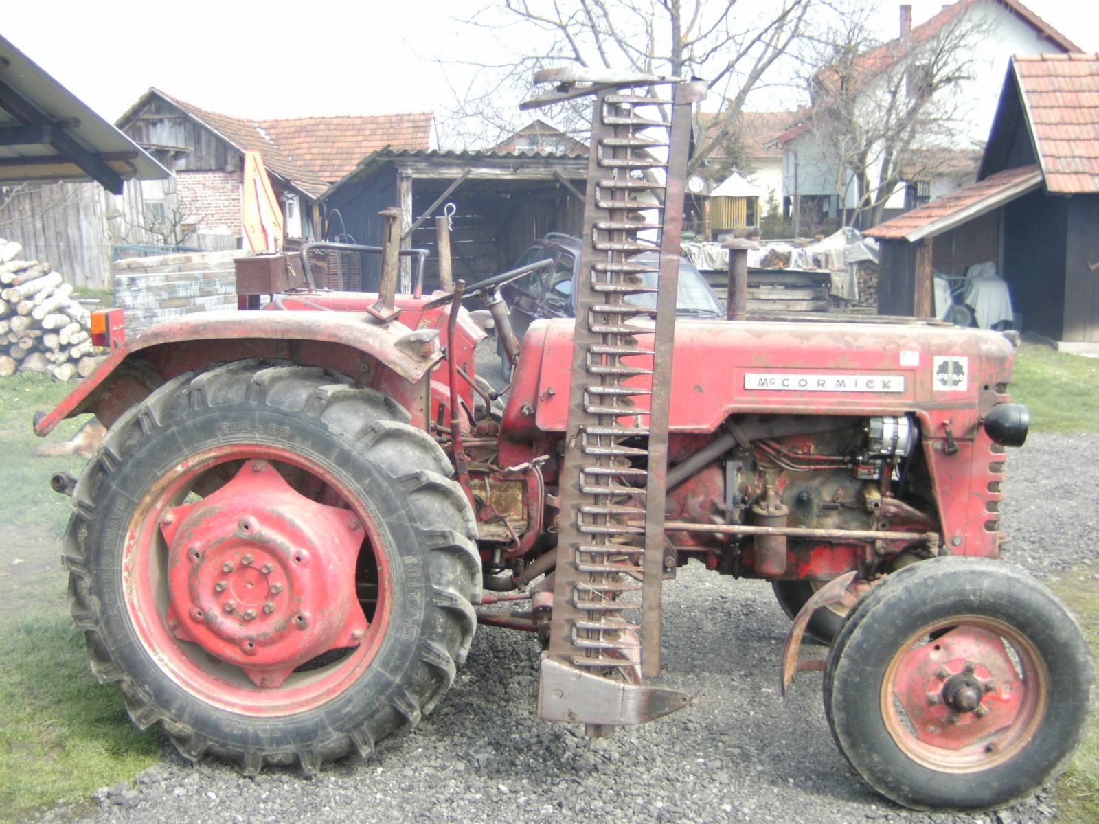 Traktor McCormick D436