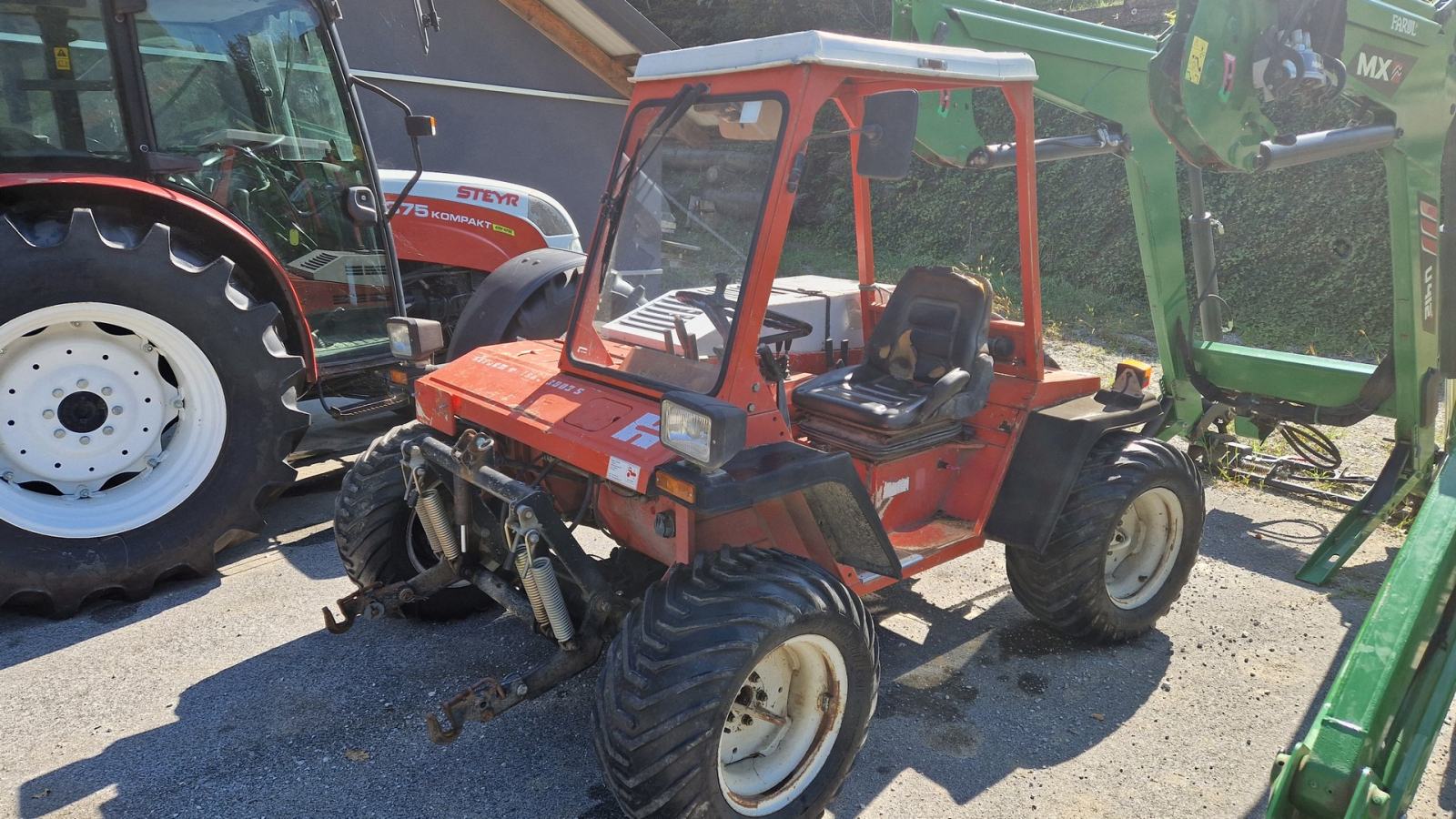Traktor REFORM METRAC 3003S