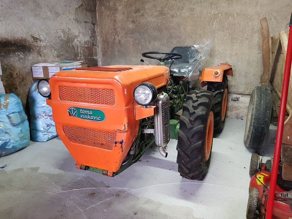 Traktor Tomo Vinković tv 732
