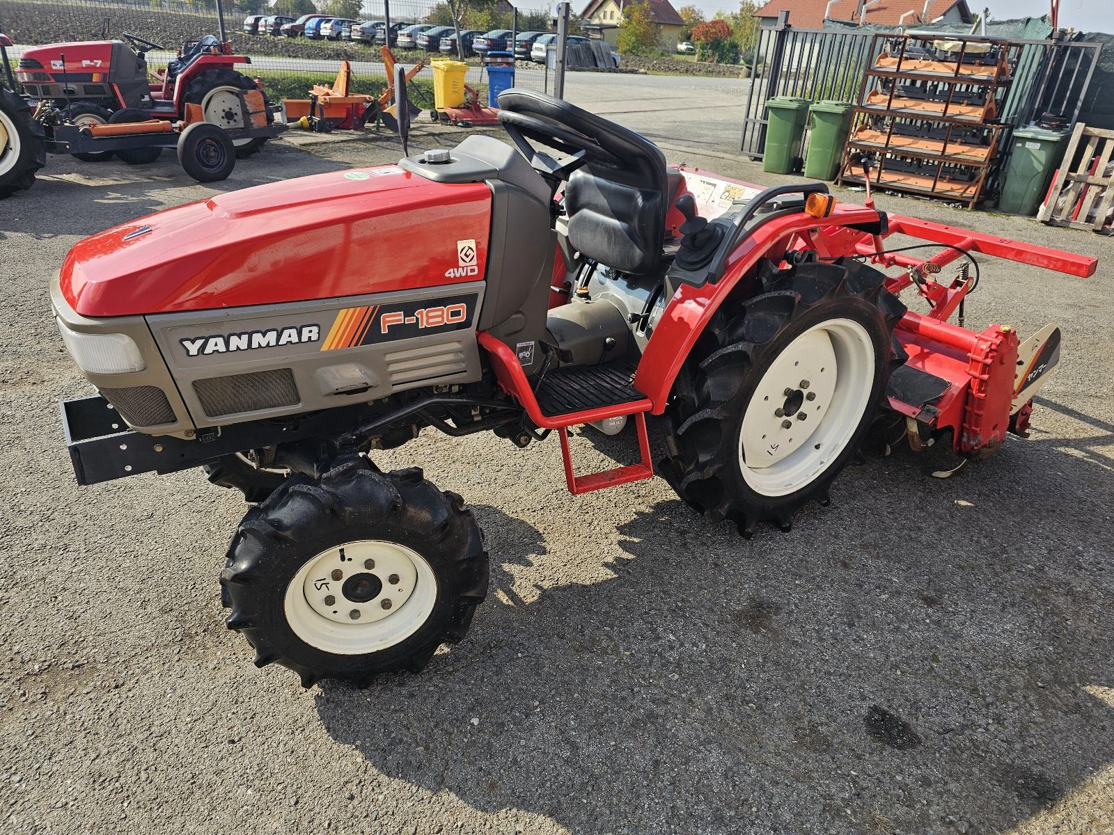TRAKTOR YANMAR F 180