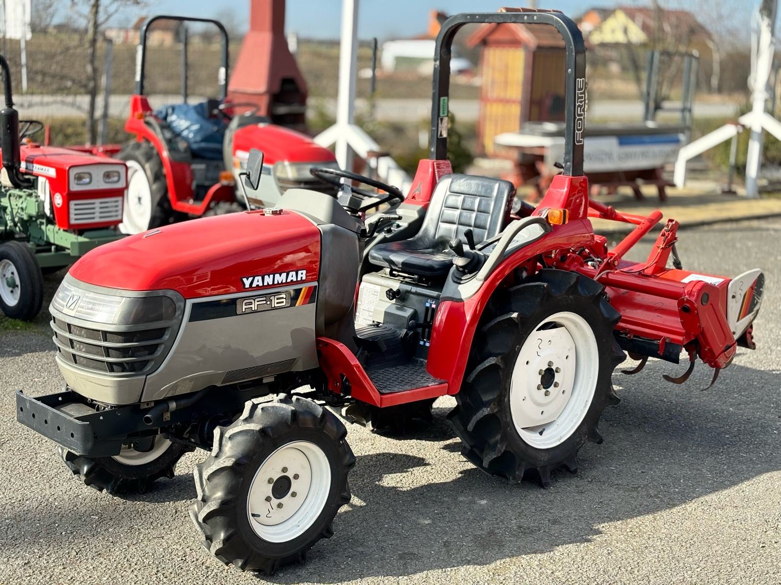 TRAKTOR YANMAR AF16