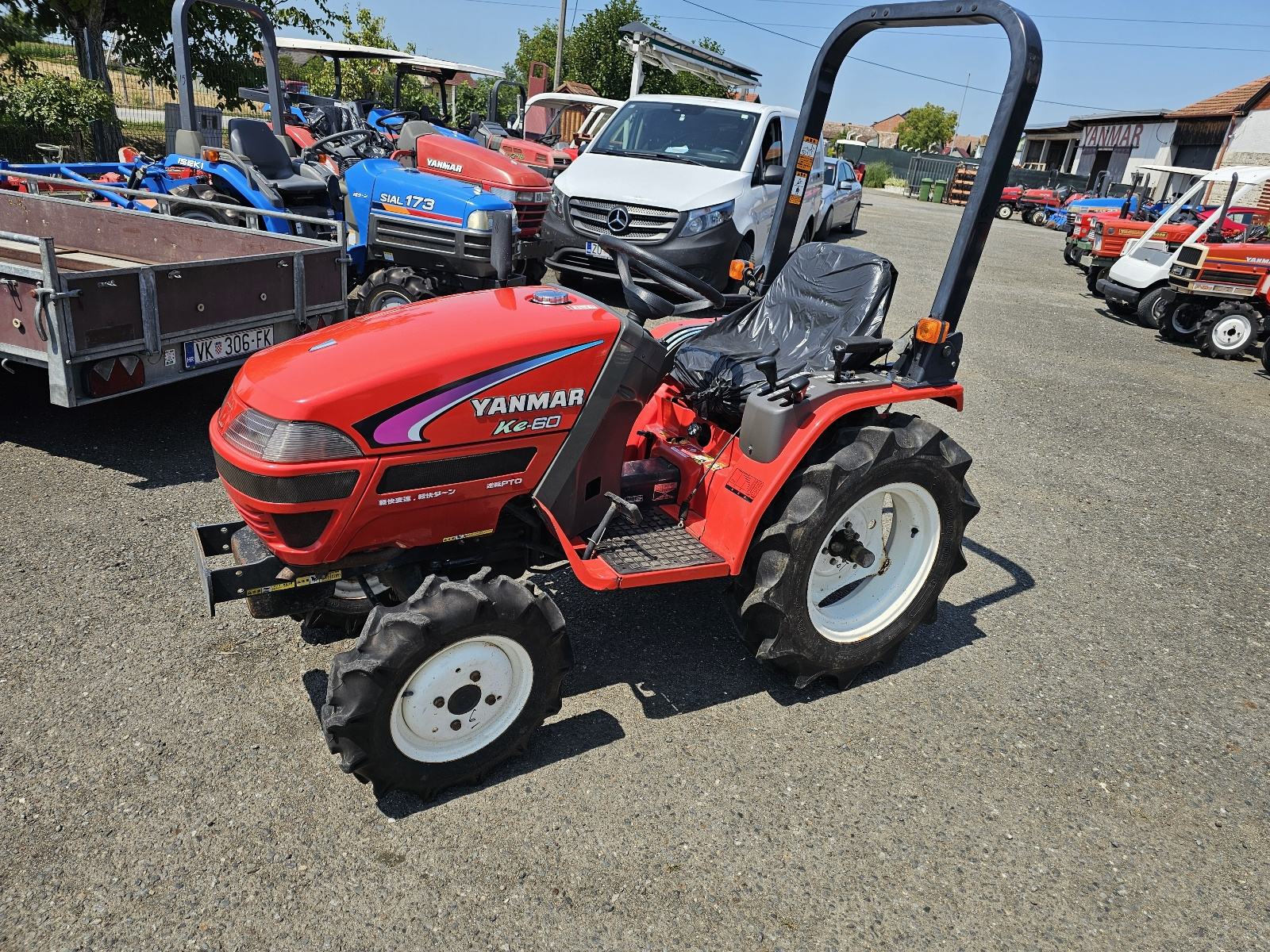 TRAKTOR YANMAR KE 60