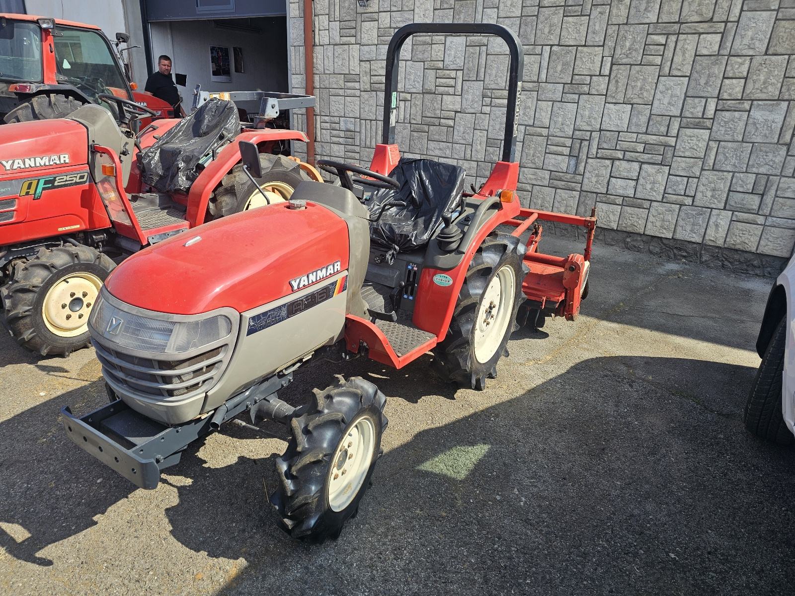 TRAKTOR YANMAR AF 16
