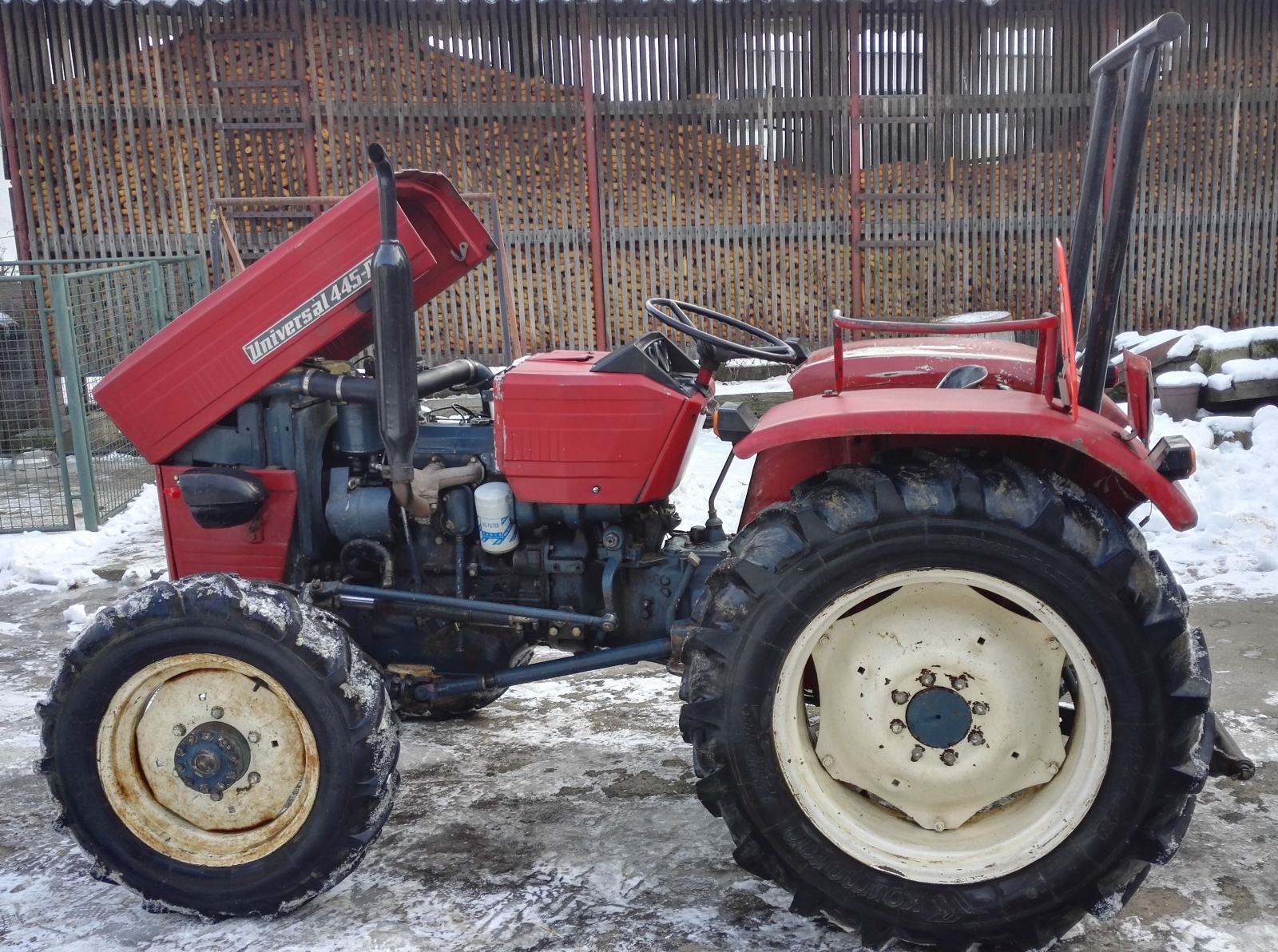 UNIVERZAL 445 DT