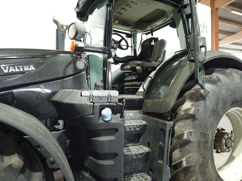 Valtra S374 Smarttouch
