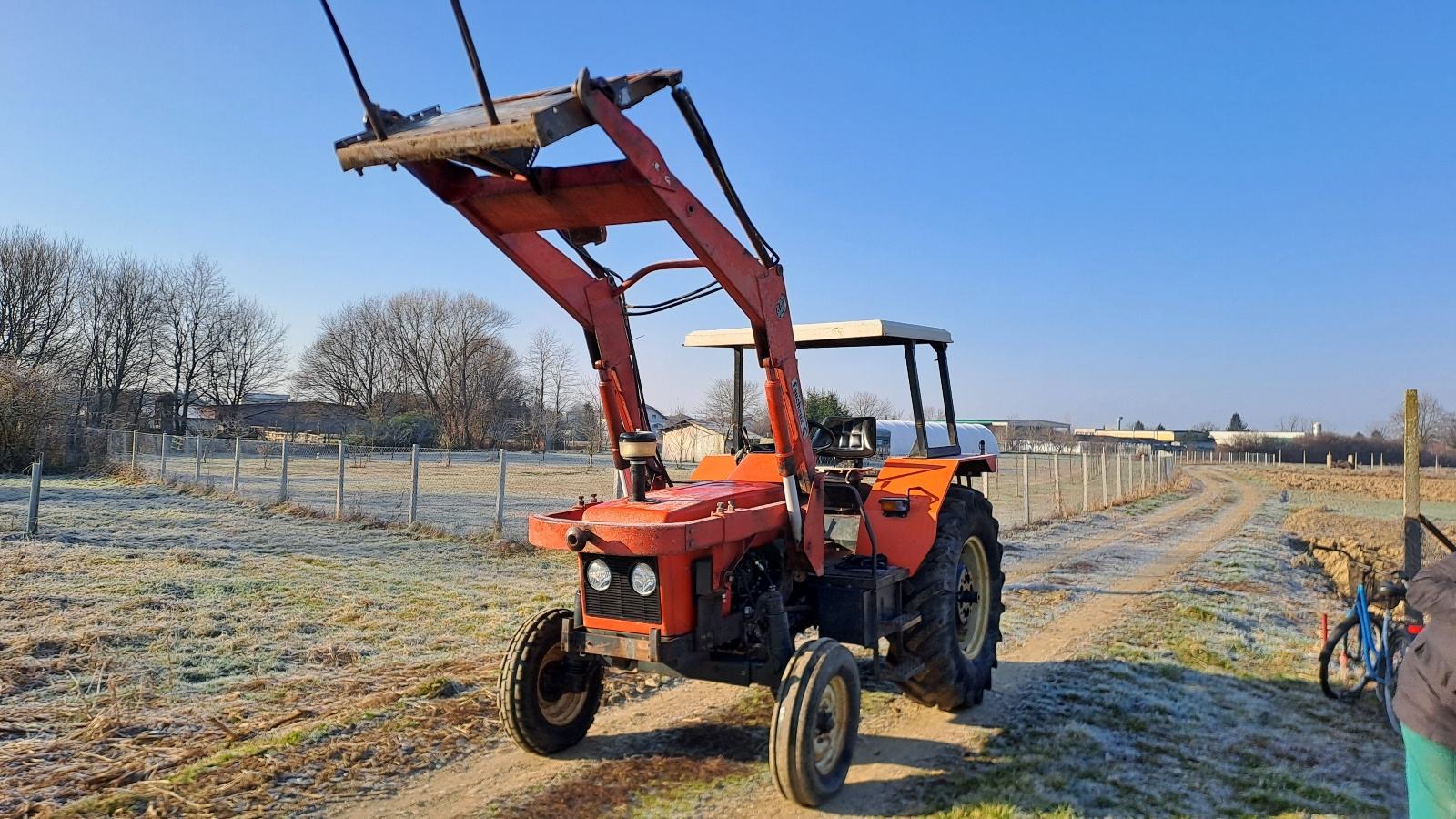ZETOR 5211 SA UTOVARIVAČEM