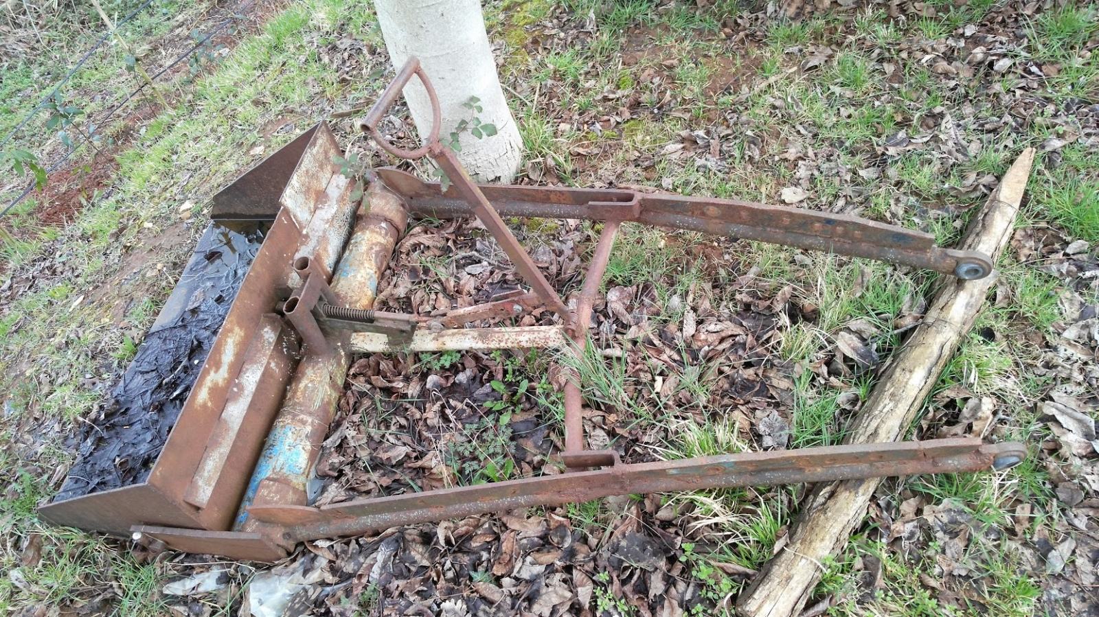 Naletni utovarivac za traktor - Istra - moguca zamjena