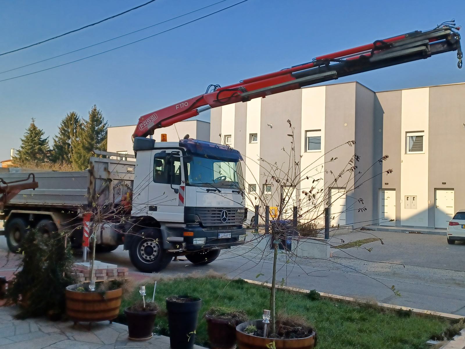 ODVOZ ŠUTE,RUŠENJA,ISKOPI-KAMION KRAN+GRAJFER