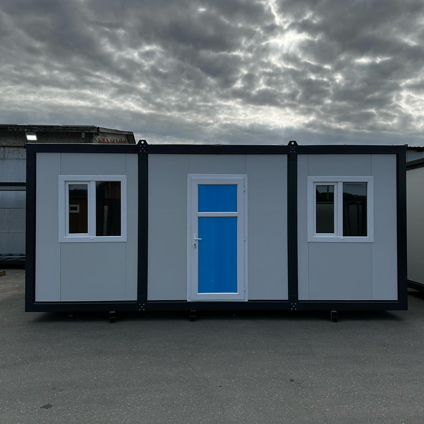 STAMBENI KONTEJNER 240x600