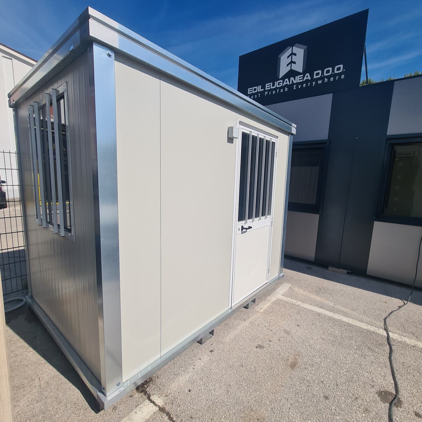 KONTEJNER / UREDSKI /STAMBENI / NOVO / 300 X 205