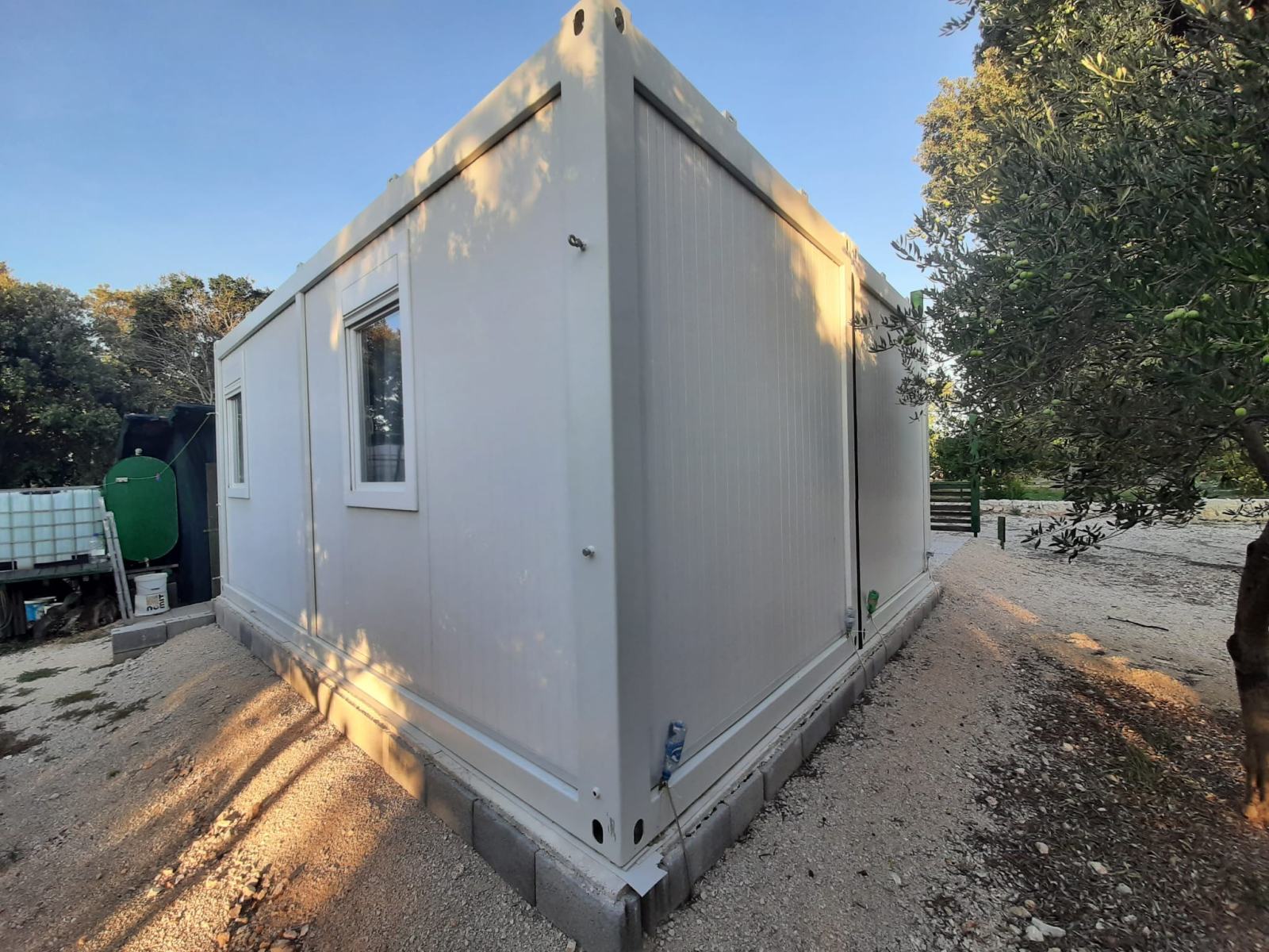 Stambeni kontejner blok 2 kom, 6m×2.5m×2.8m (cca 30m2)