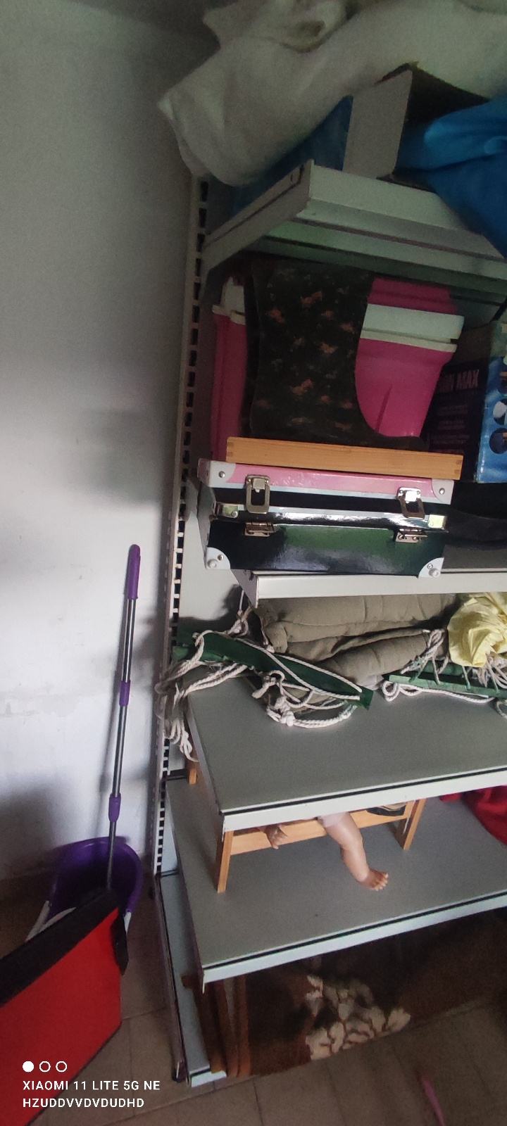 Stalak za odlaganje raznih stvari , trgovinski stalak