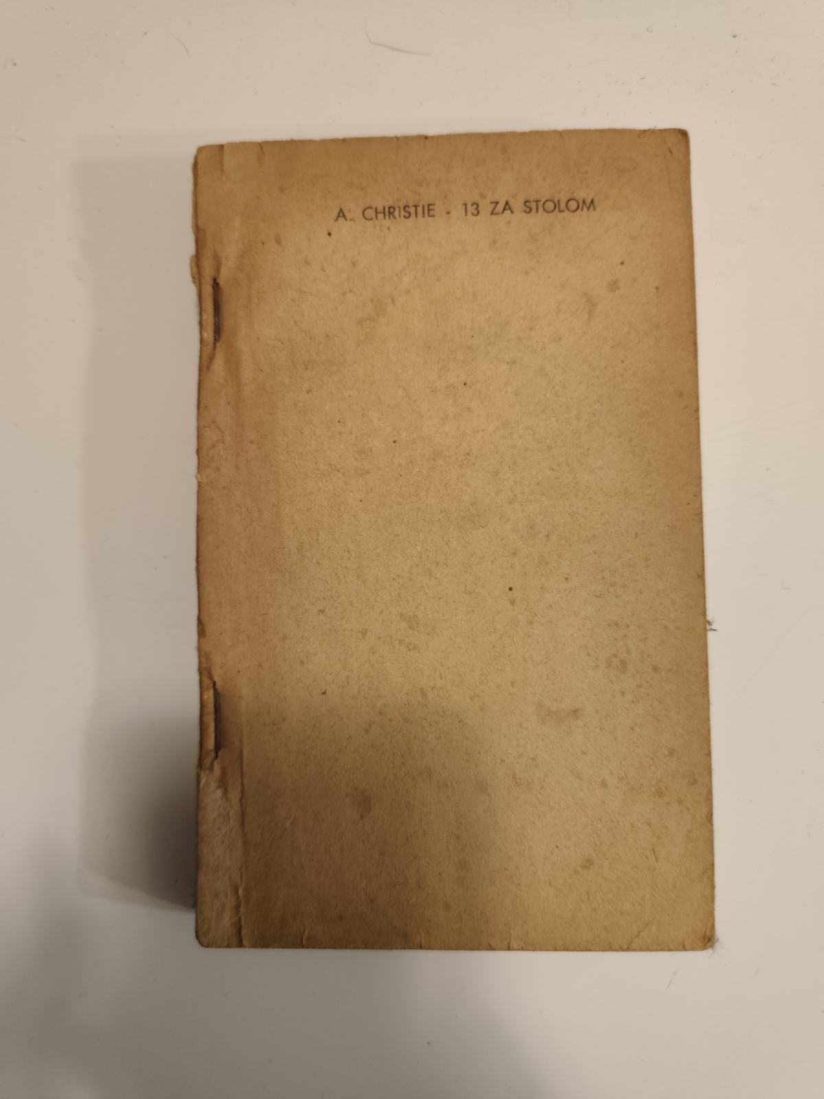 Agatha Christie - 13 za stolom