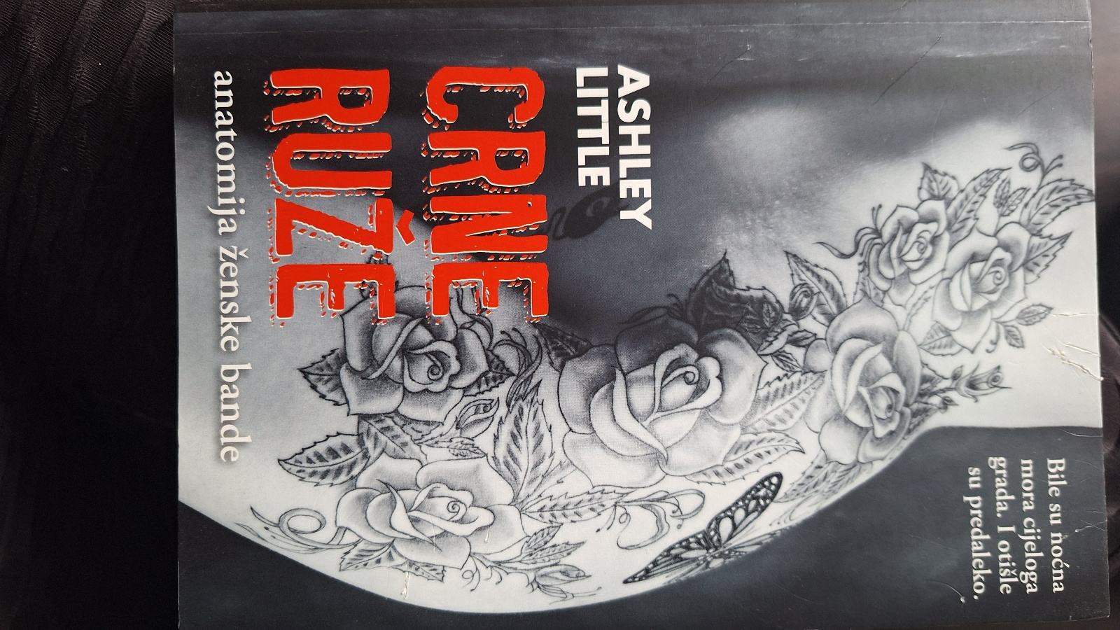 Ashley Little Crne Ruže