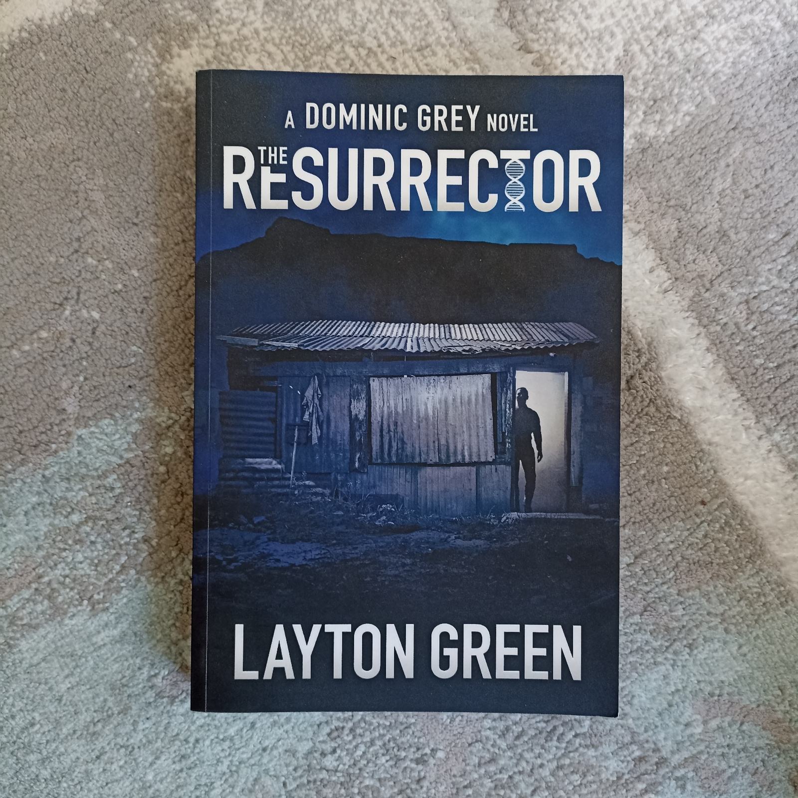 Knjiga The Resurrector, Layton Green