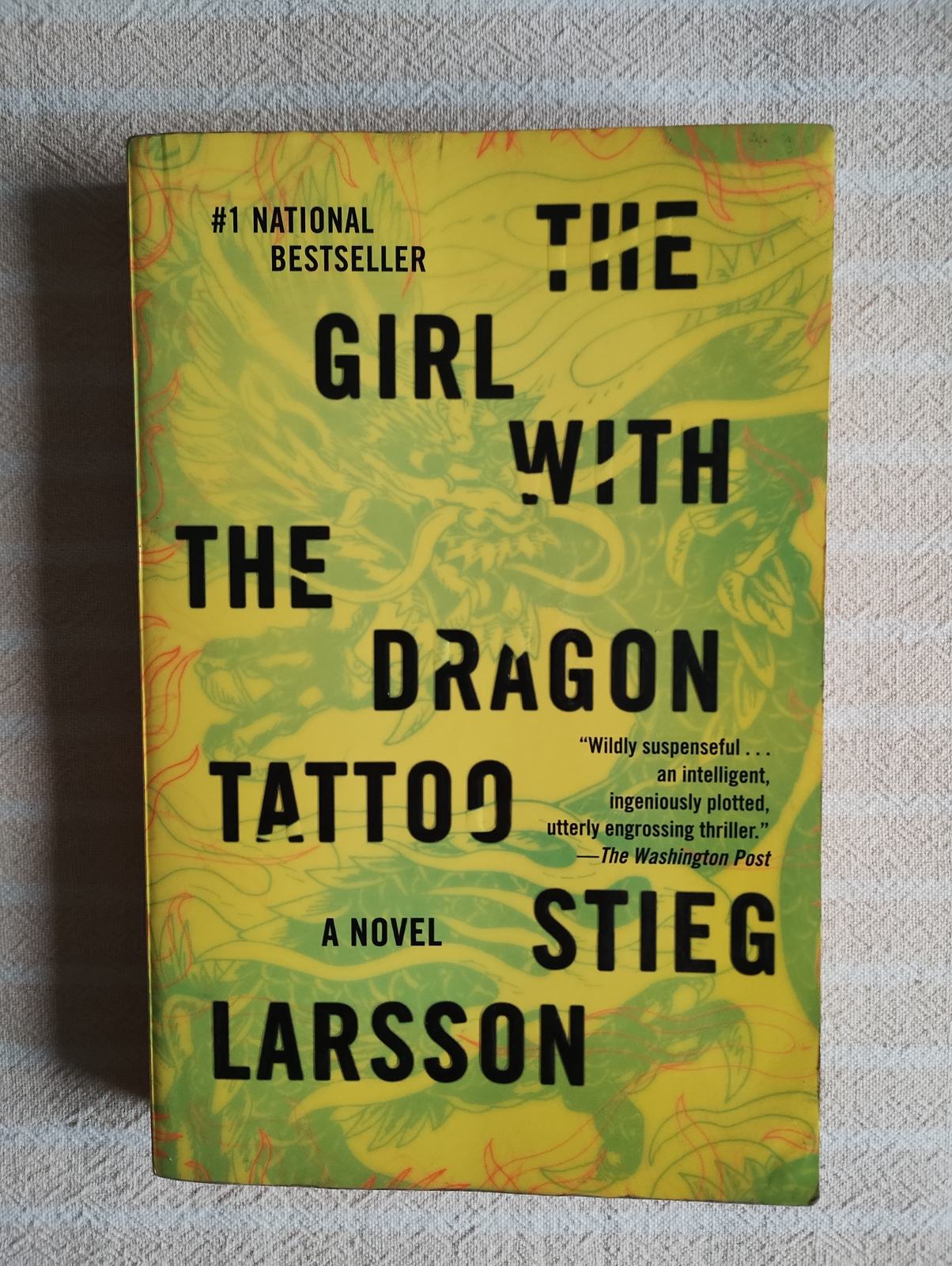 S.LARSSON THE GIRL WITH THE DRAGON TATTOO