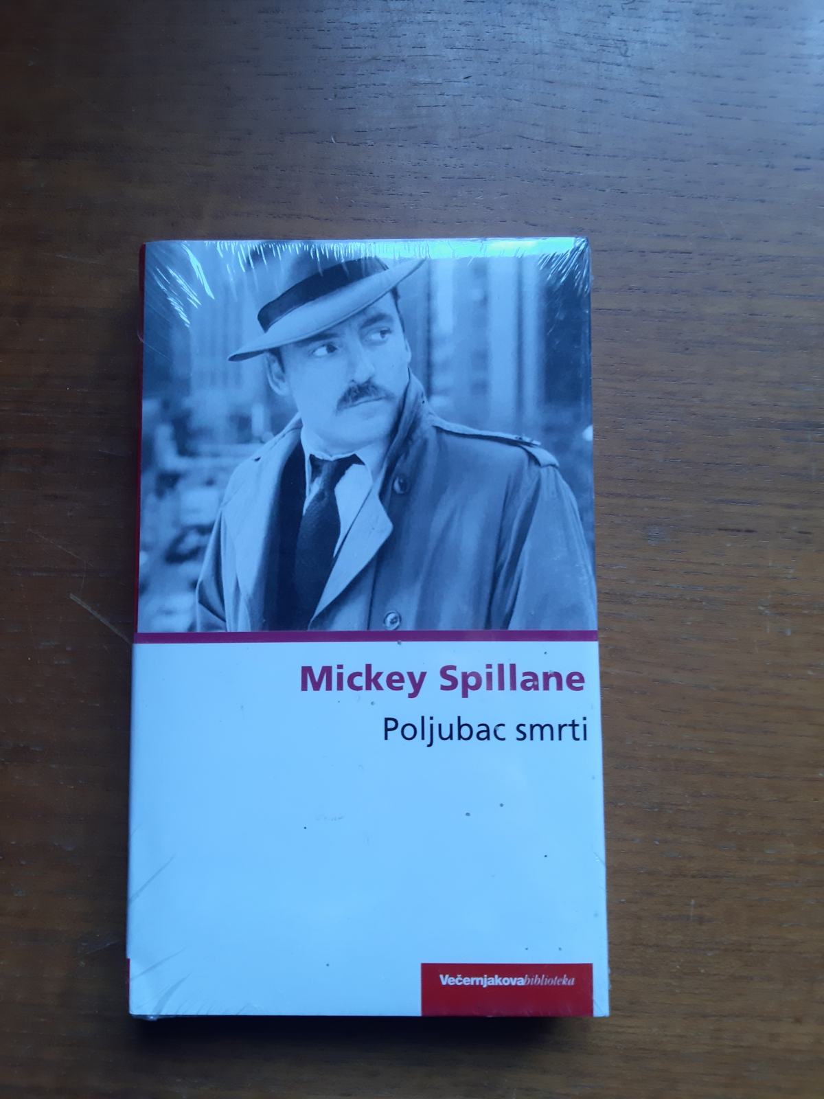 Mickey Spillane - Poljubac smrti
