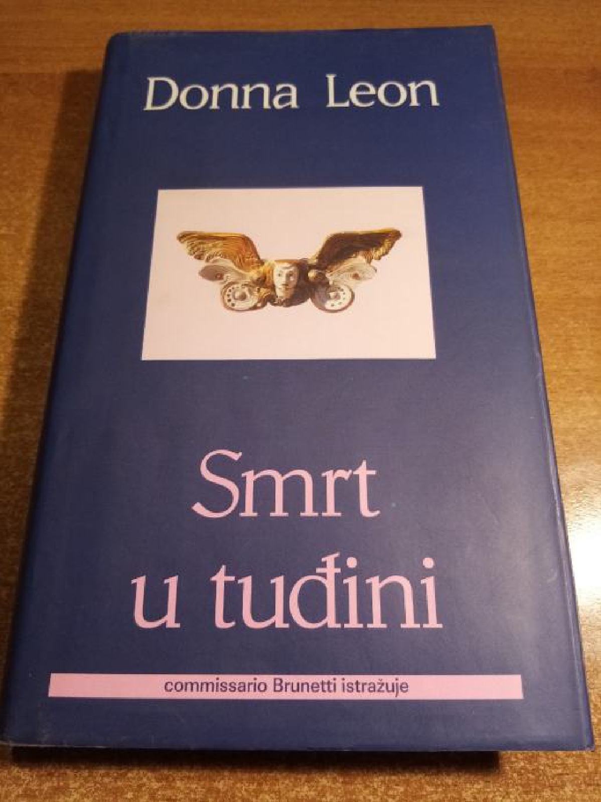 Smrt u tuđini,Donna Leon