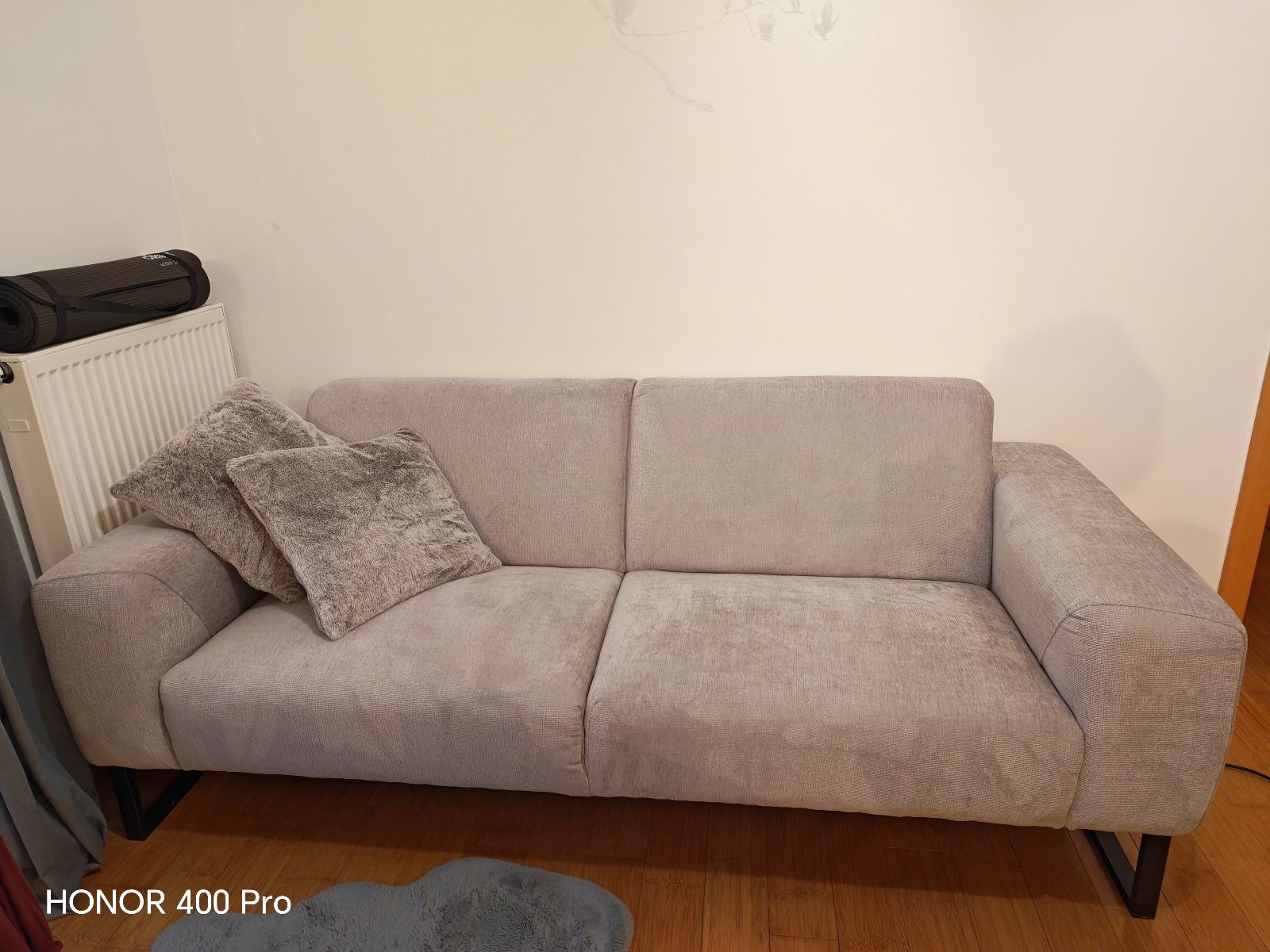 Nova Sofa 2m elegantna