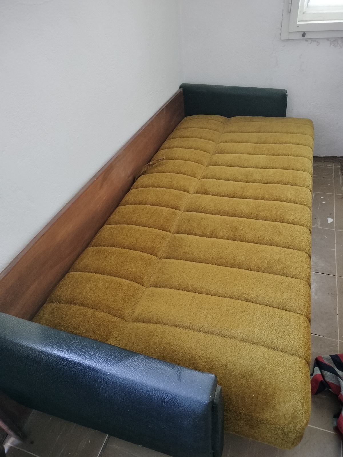 Vintage kauč na razvlačenje