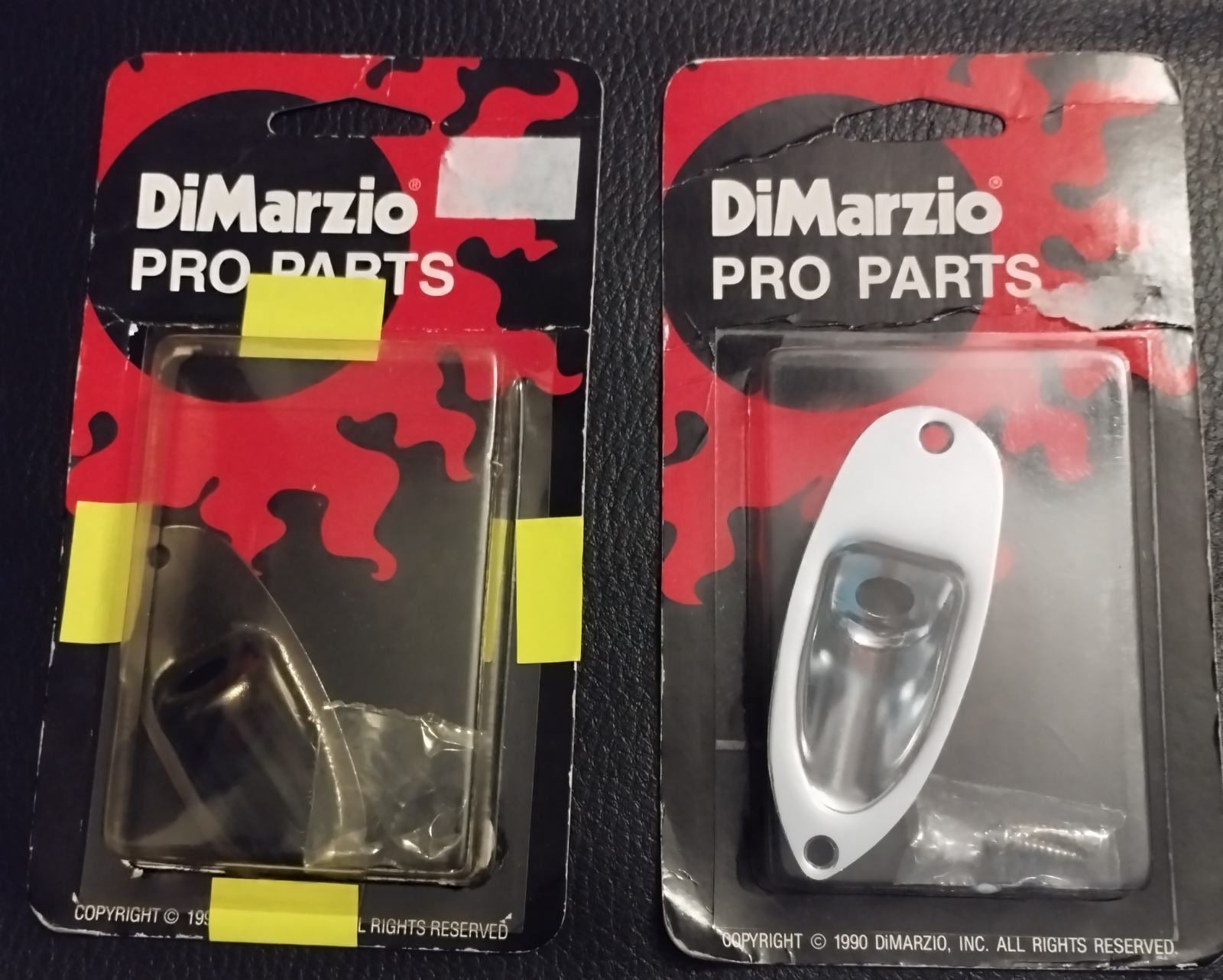 DiMarzio stratocaster input jack plate - crna i srebrna