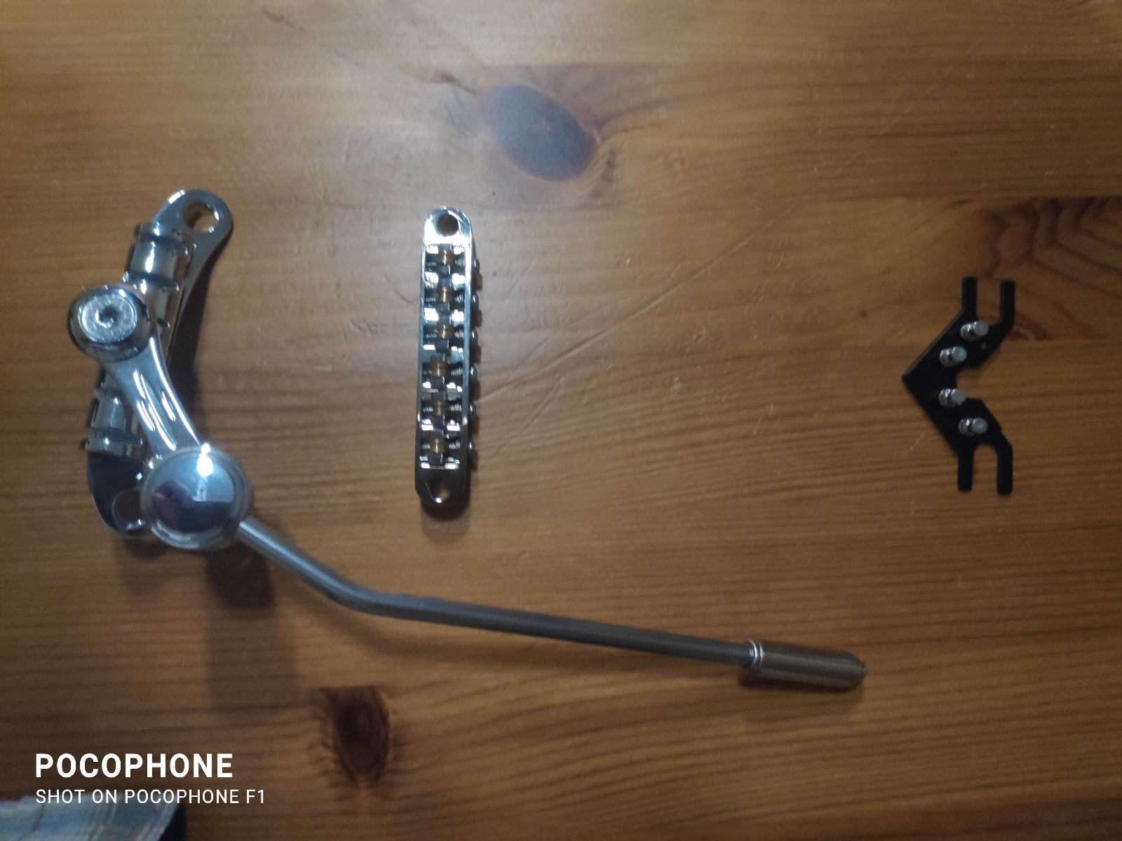 Tremolo Duesenberg + roller bridge