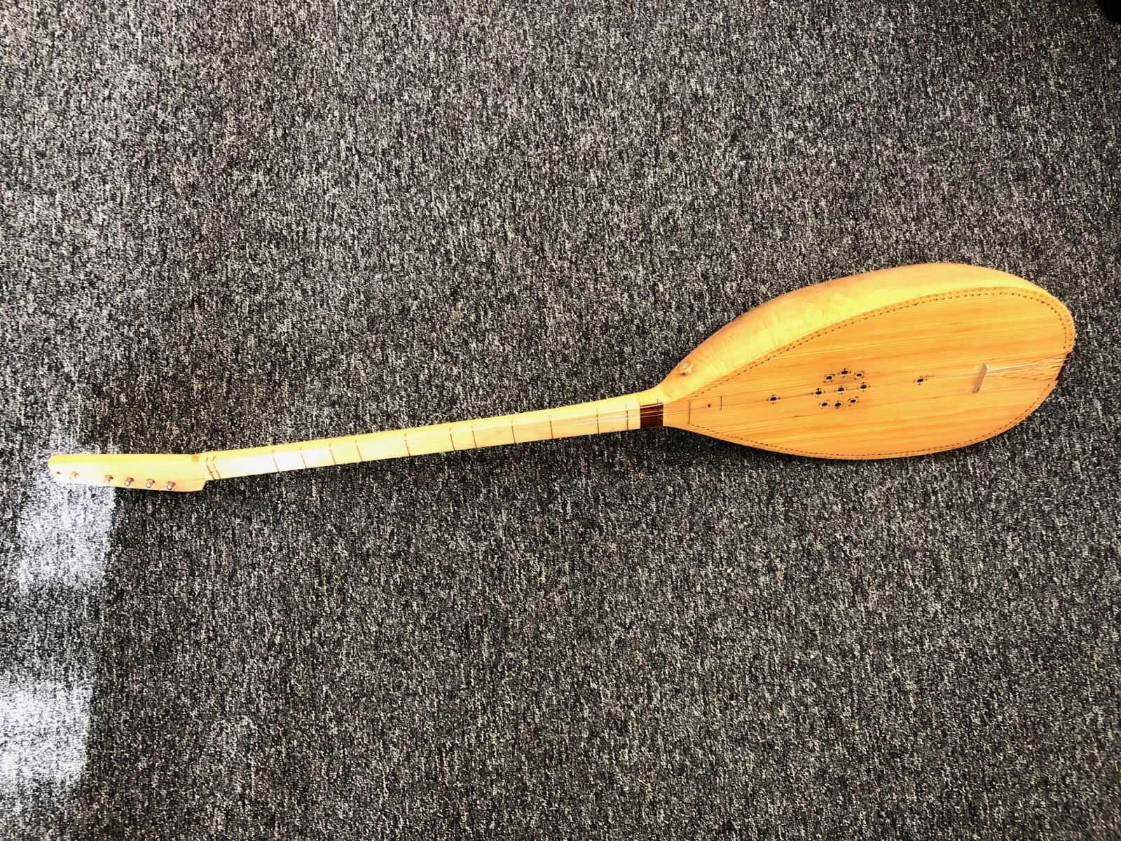 ŠARGIJA 110CM. R1, RATE!