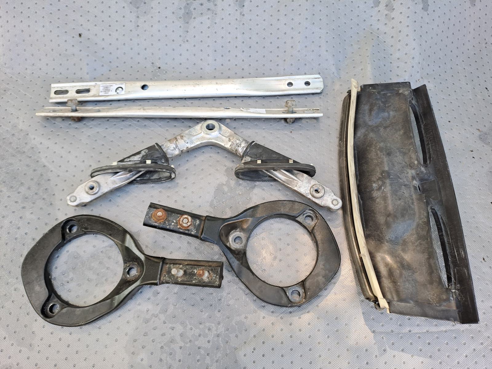 BMW E90 E92 E93 M3 PREDNJI POVEZIVAC MULDI STRUT BAR ORIGINAL