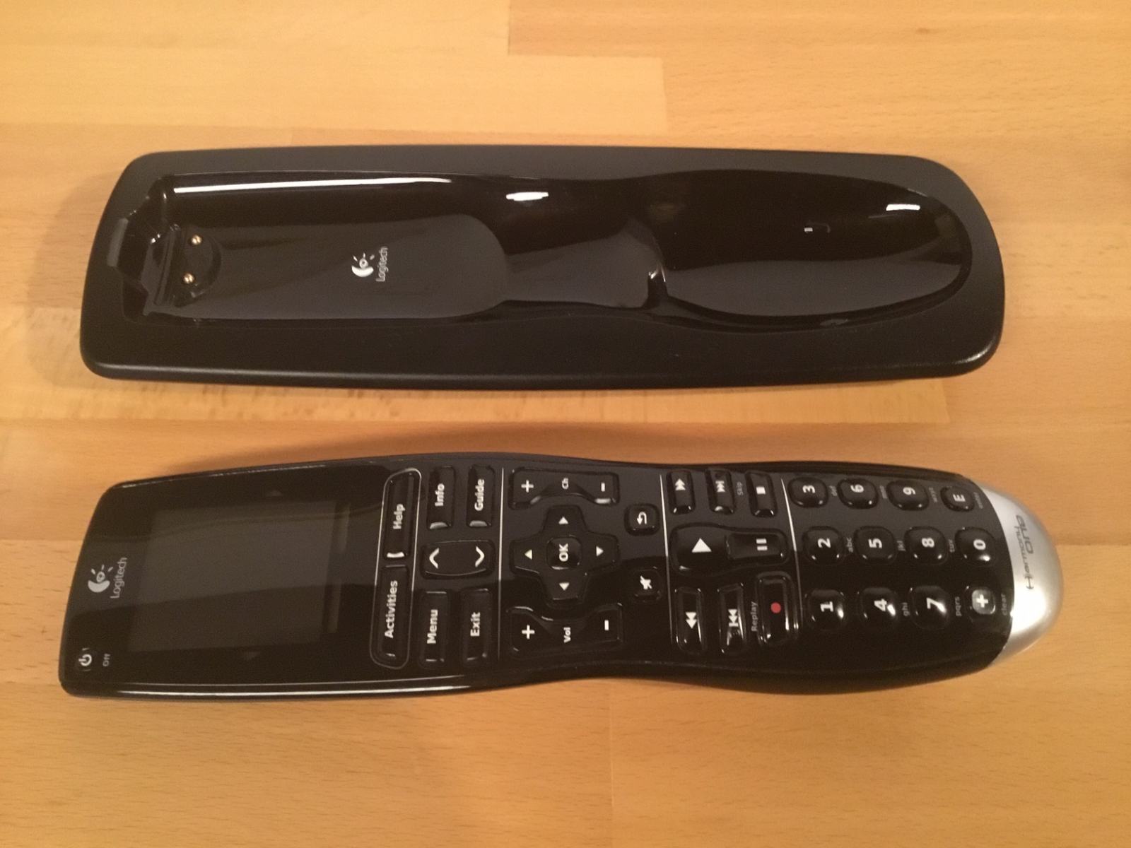 Logitech Harmony One univerzalni daljinski