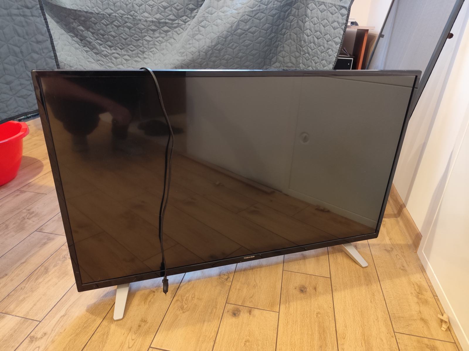 Smart TV LED Toshiba 43L3663DG 109 cm, neispravna elektronika